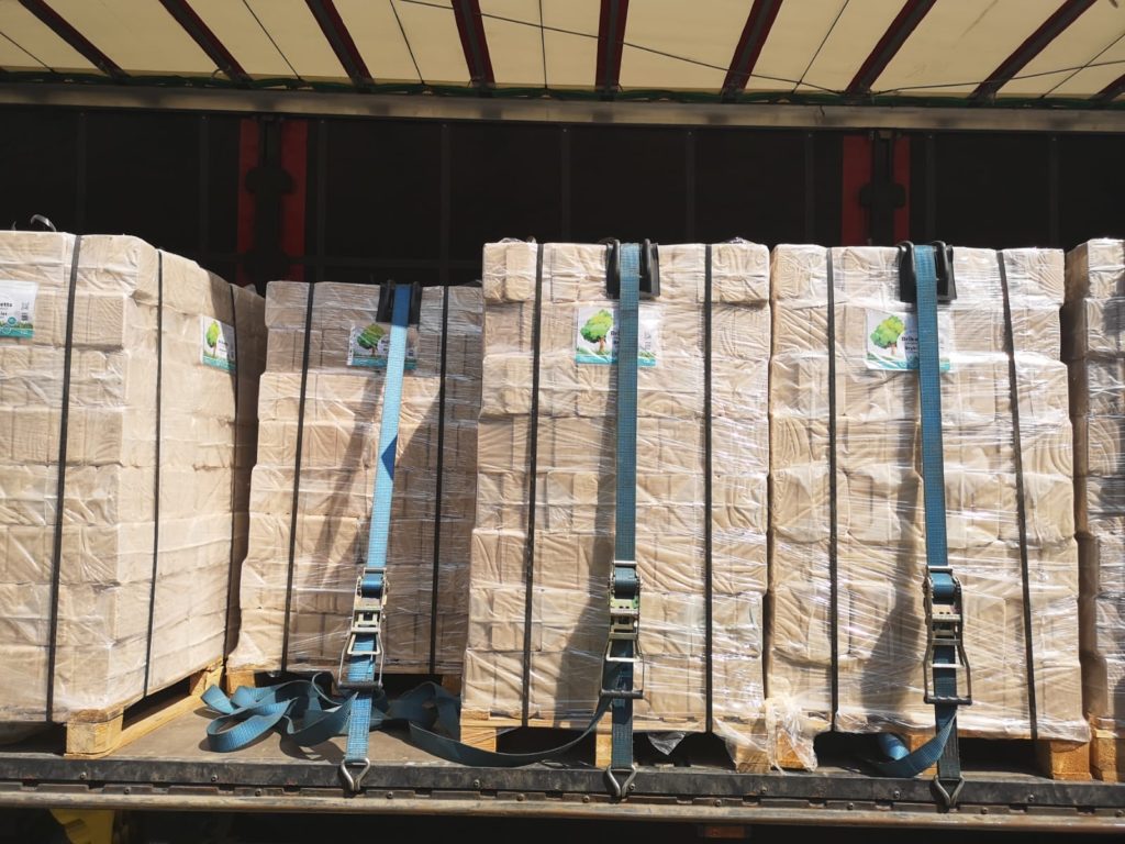 Kompletny Ładunek ciężarówkowy brykietu liściastego 25*960 kg | Biotom
